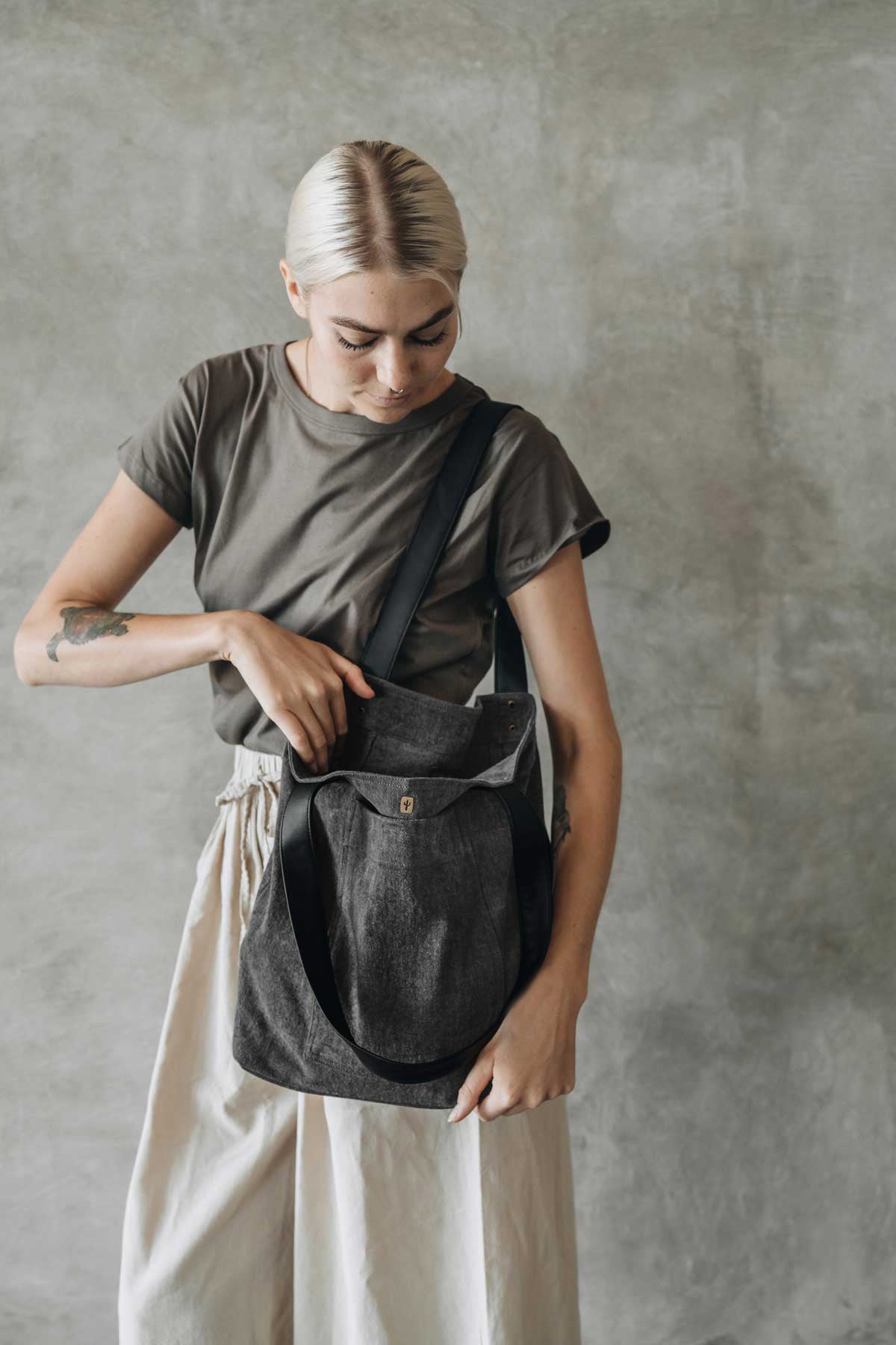 Vegan Tote Bag - Pineapple Leather Straps – Vegan Leather Co.